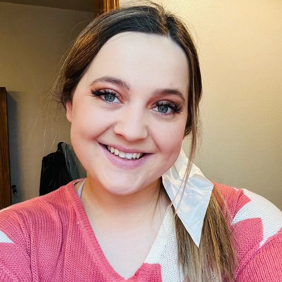 Scottie's Closet (@scottie_loree) | Poshmark